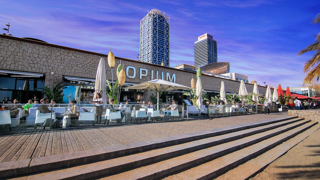 Opium recupera su oferta gastronómica de calidad